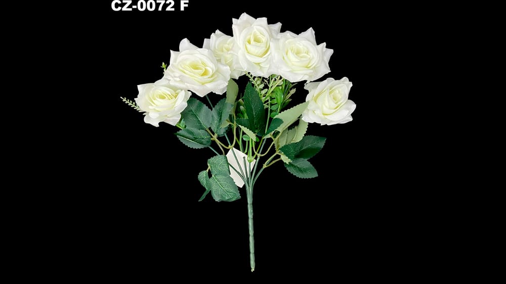 Ramito vintage de rosas medianas*6. La rosa mide 5 cm ...